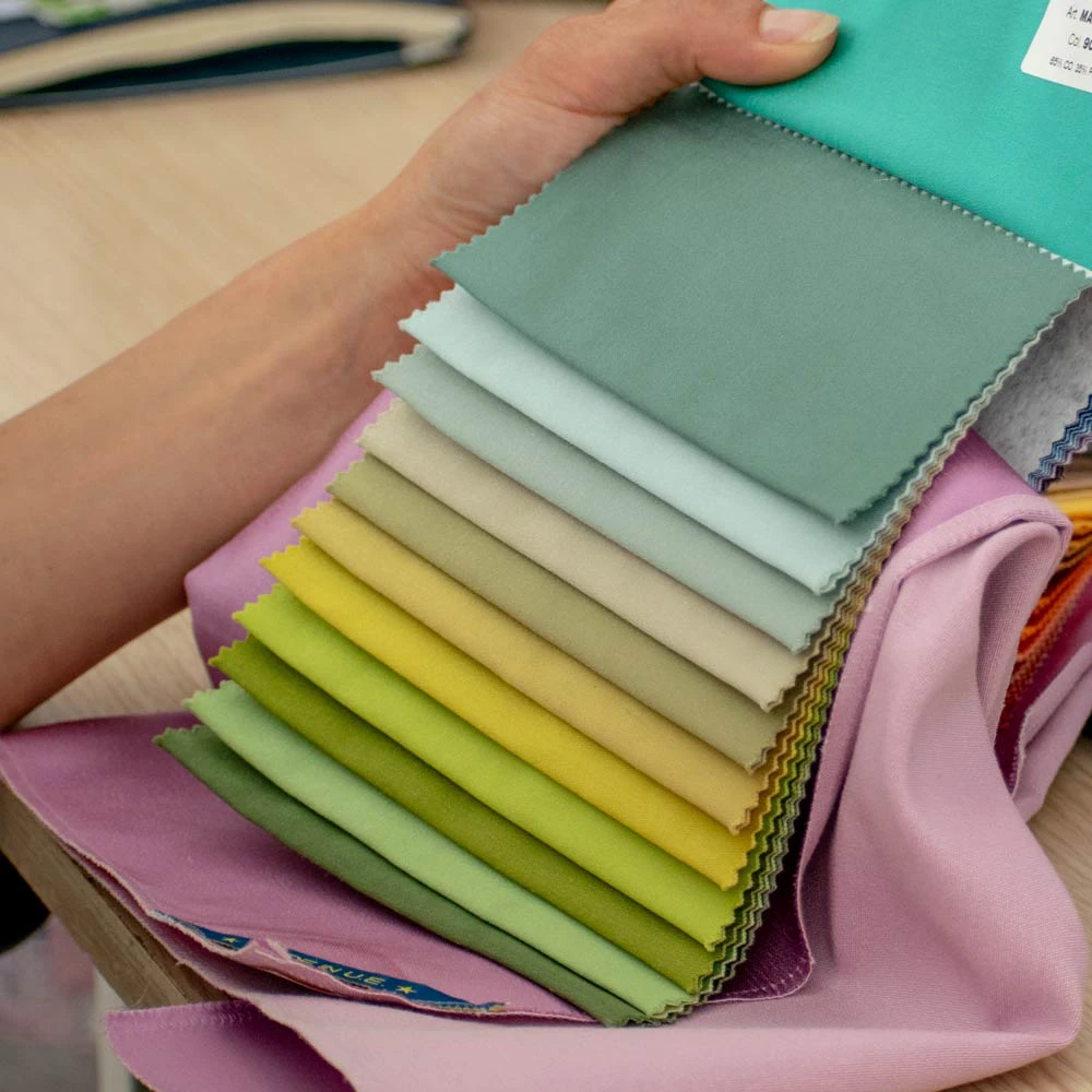 Ordina Campioni Tessuto tra 580 Colori Purocotone.it